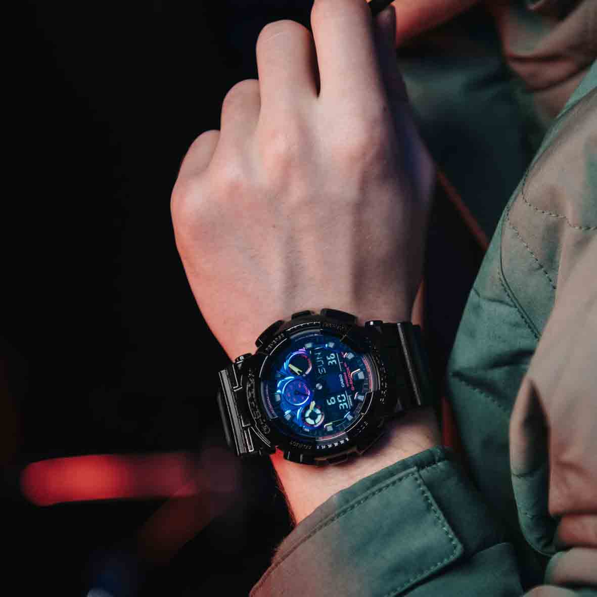 ⇒ Montre GShock Classic - Série GA-100 - Virtual Rainbow- GA-100RGB-1A