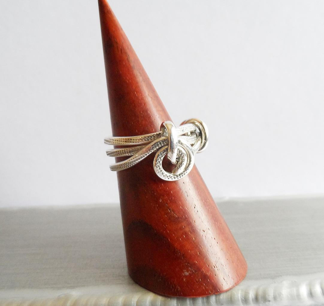 La bague argent femme originale va vous plaire